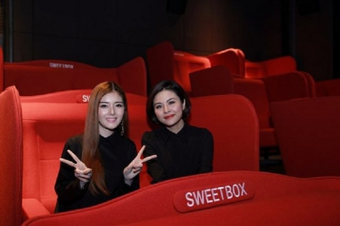 Ghế đôi CGV hay ghế Sweetbox là gì? Giá vé ghế đôi CGV là bao nhiêu ...